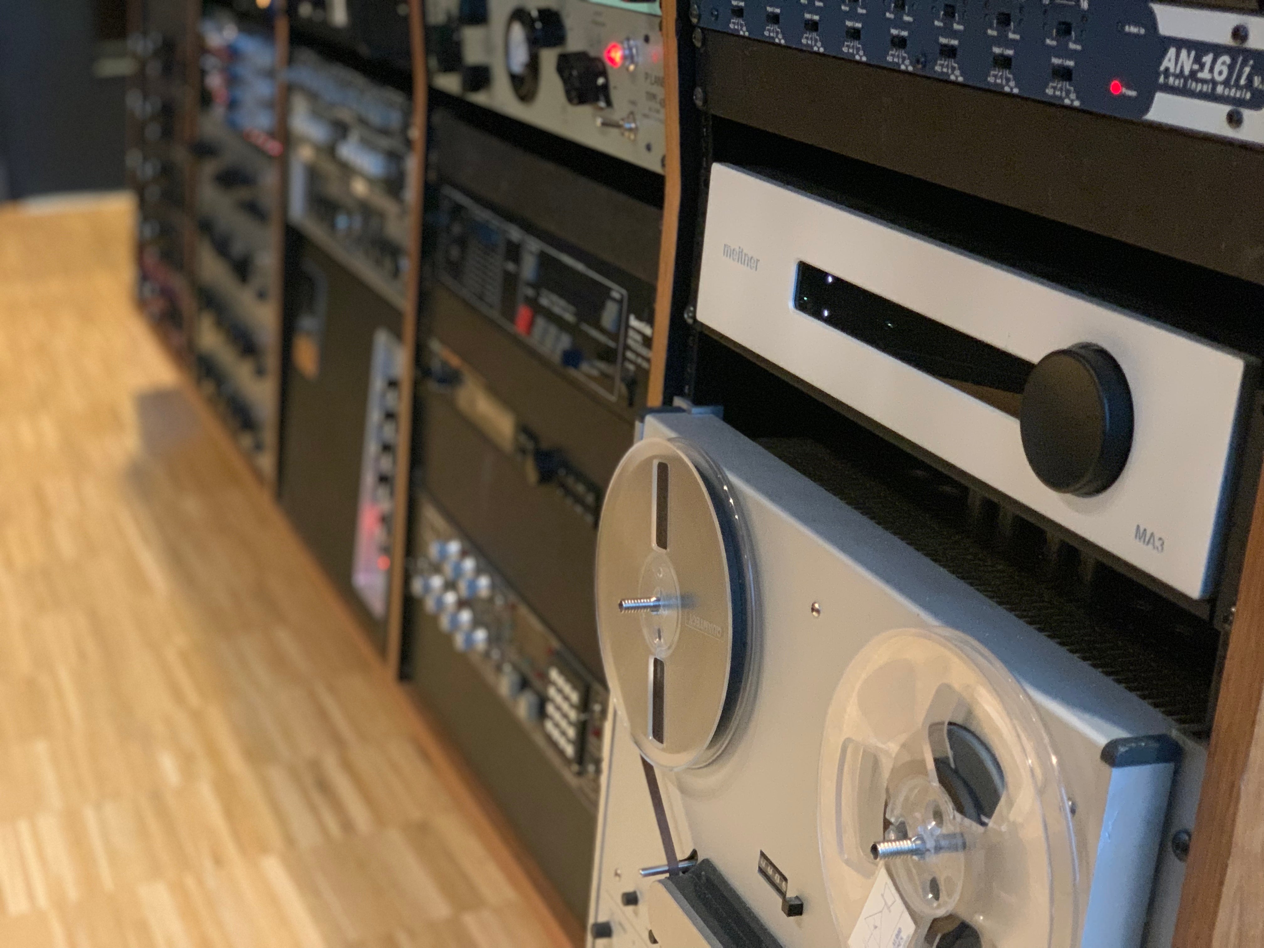 2025 January 1 Lab Report: A Year In Reviews – EMM Labs & Meitner Audio